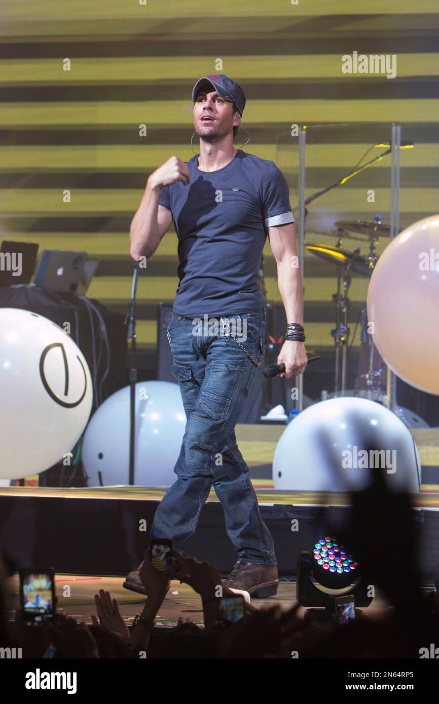 Enrique Iglesias Turn The Night Up