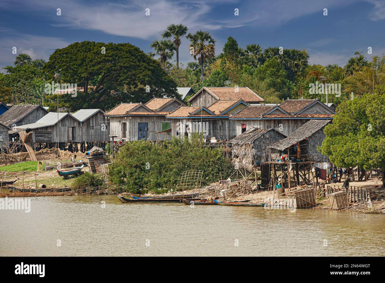 Poor Cambodians living in poverty along a river in South East Asia ...
