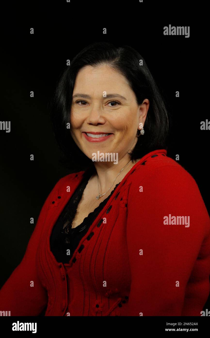 This Tuesday, Nov. 12, 2013 photo shows actress Alex Borstein, who is ...