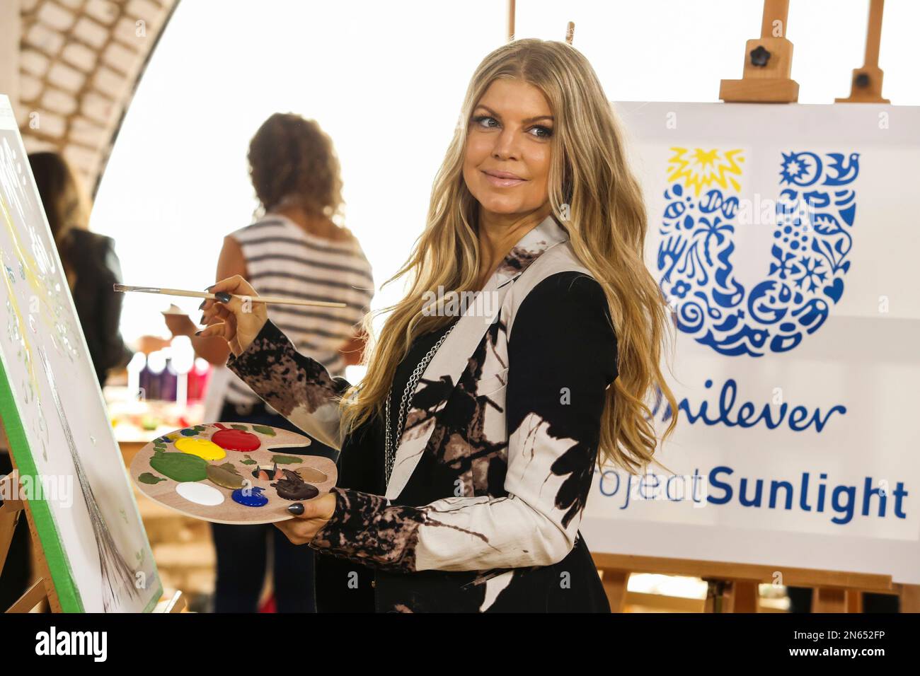 IMAGE DISTRIBUTED FOR UNILEVER PROJECT SUNLIGHT - Global superstar and ...