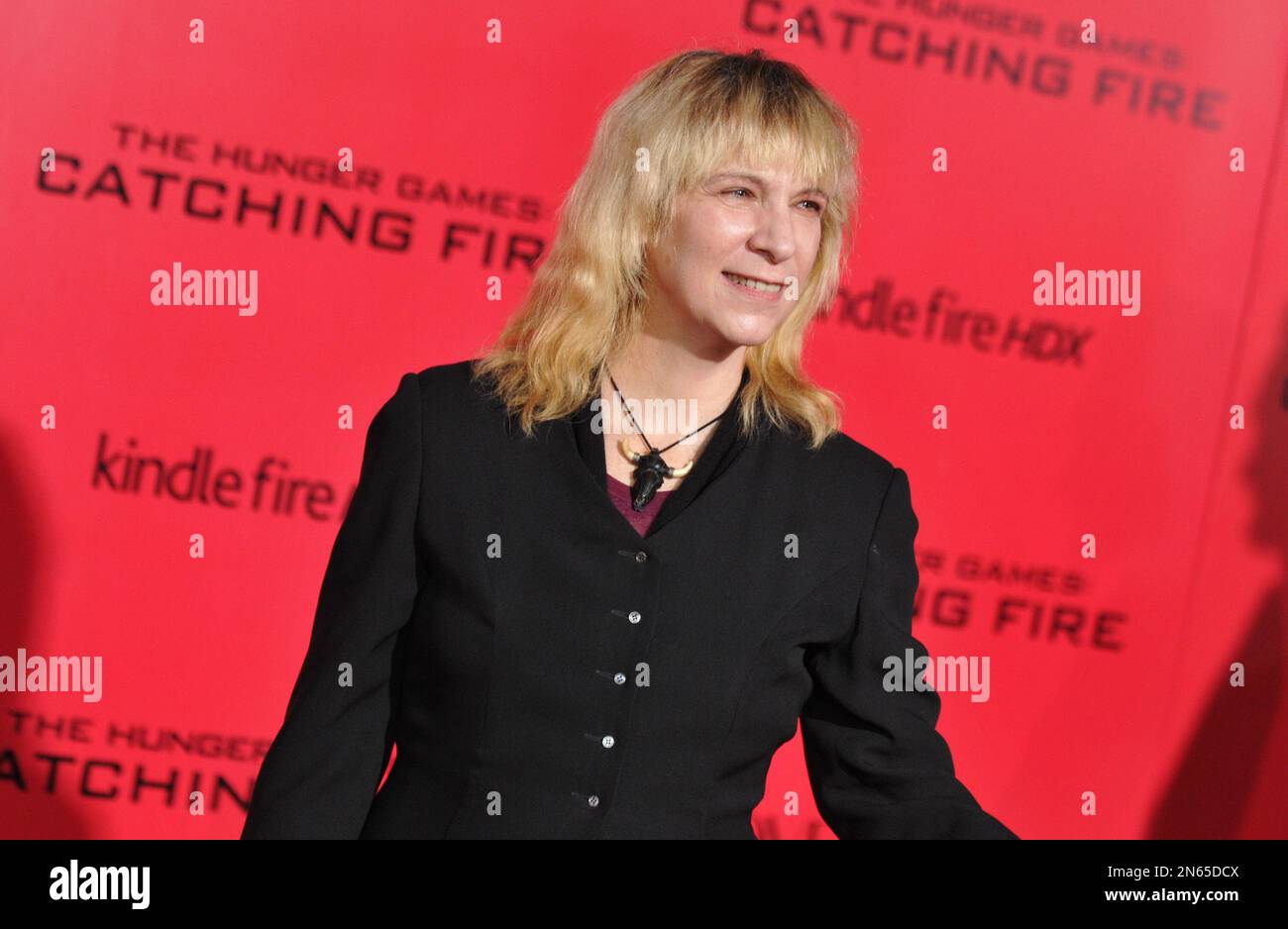 Amanda Plummer arrives at the Los Angeles premiere of "The Hunger Games: Catching Fire" at Nokia ...