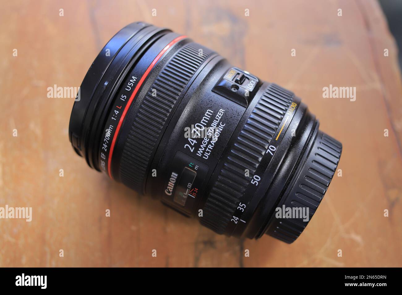 Surabaya, Indonesia - April 21, 2021: Canon Lens, EF 24-70 L F4.0 Image ...