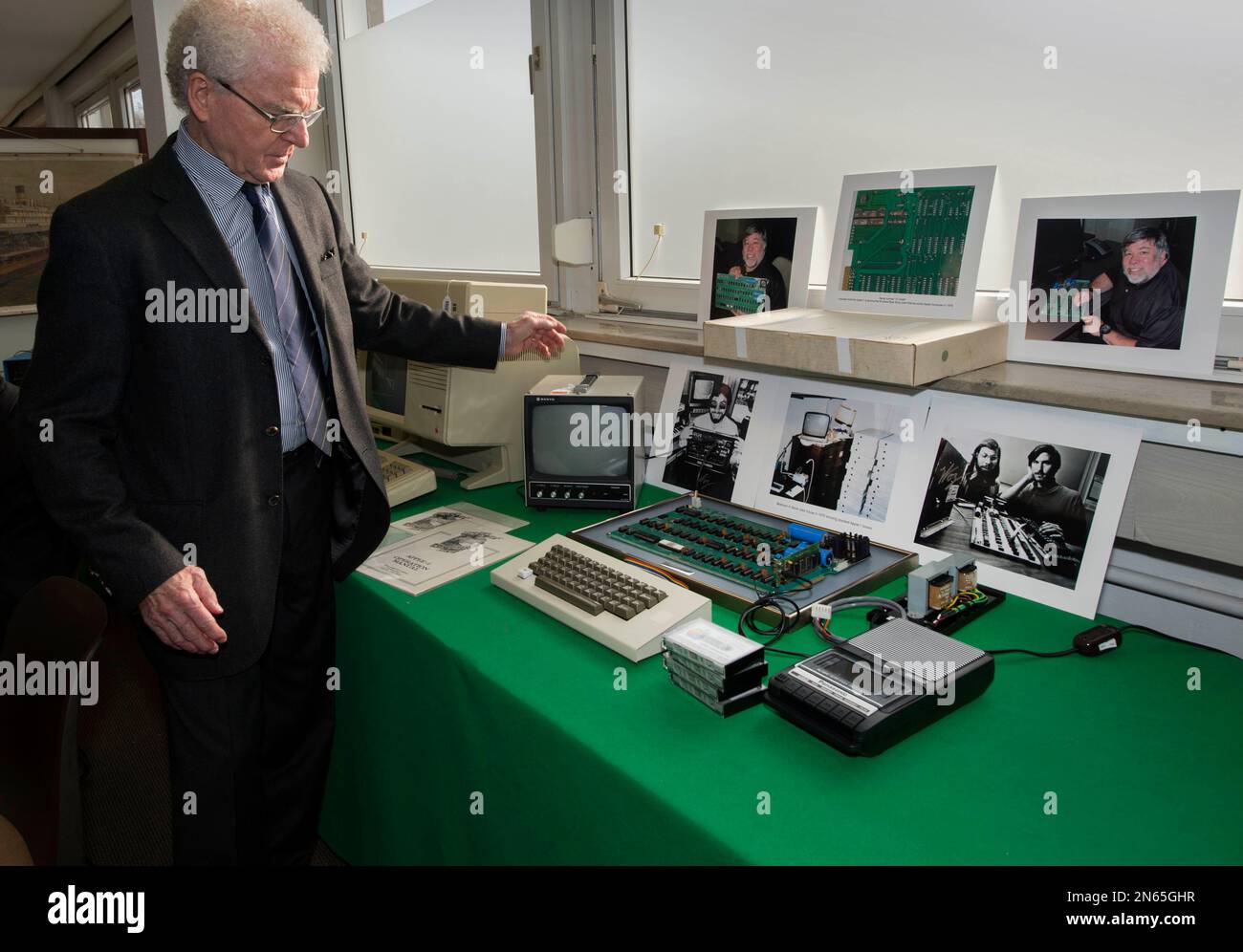 Steve Jobs And Steve Wozniak Apple 1