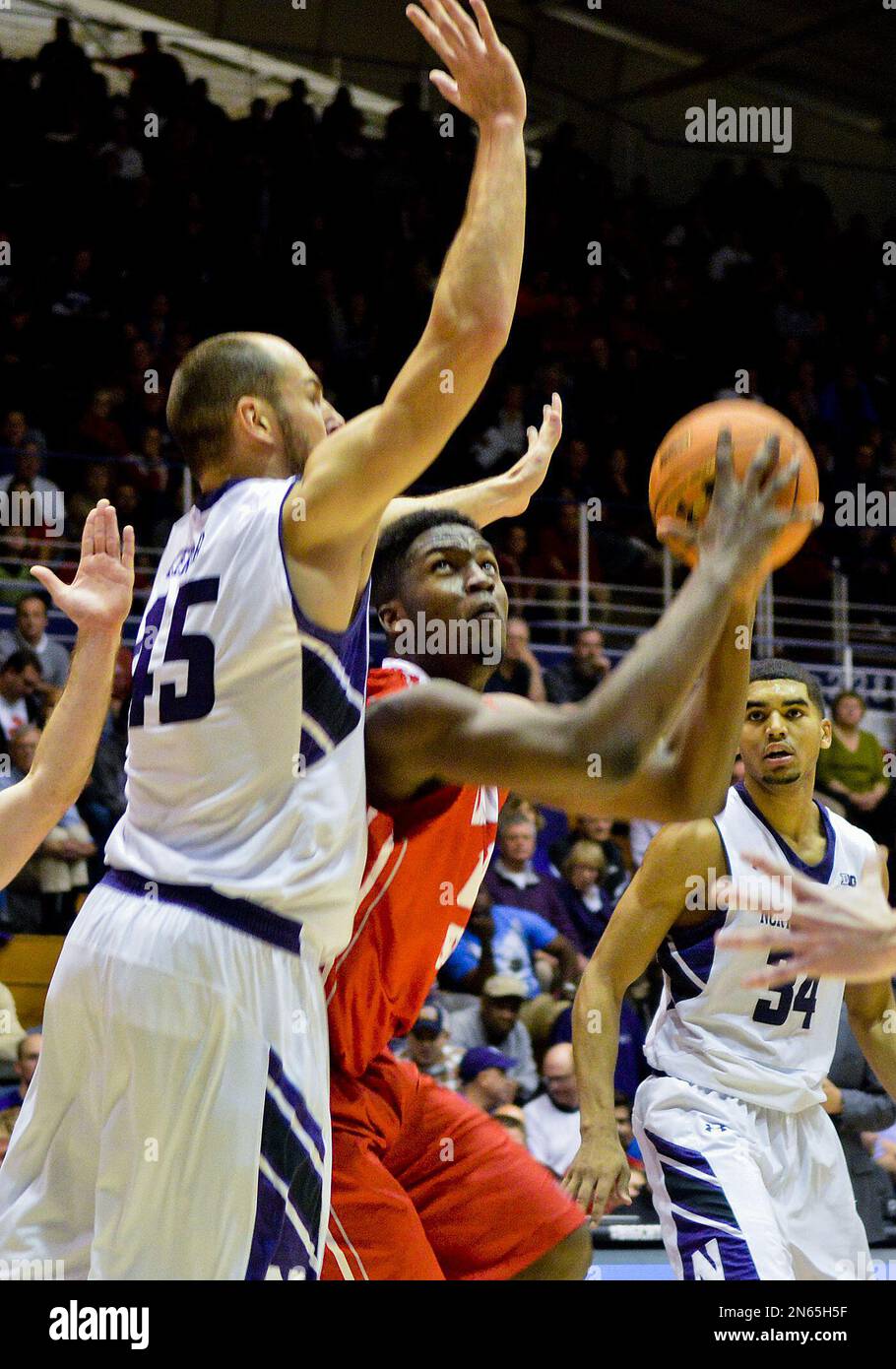 Illinois State Redbirds forward John Jones (10), right, shoots against ...