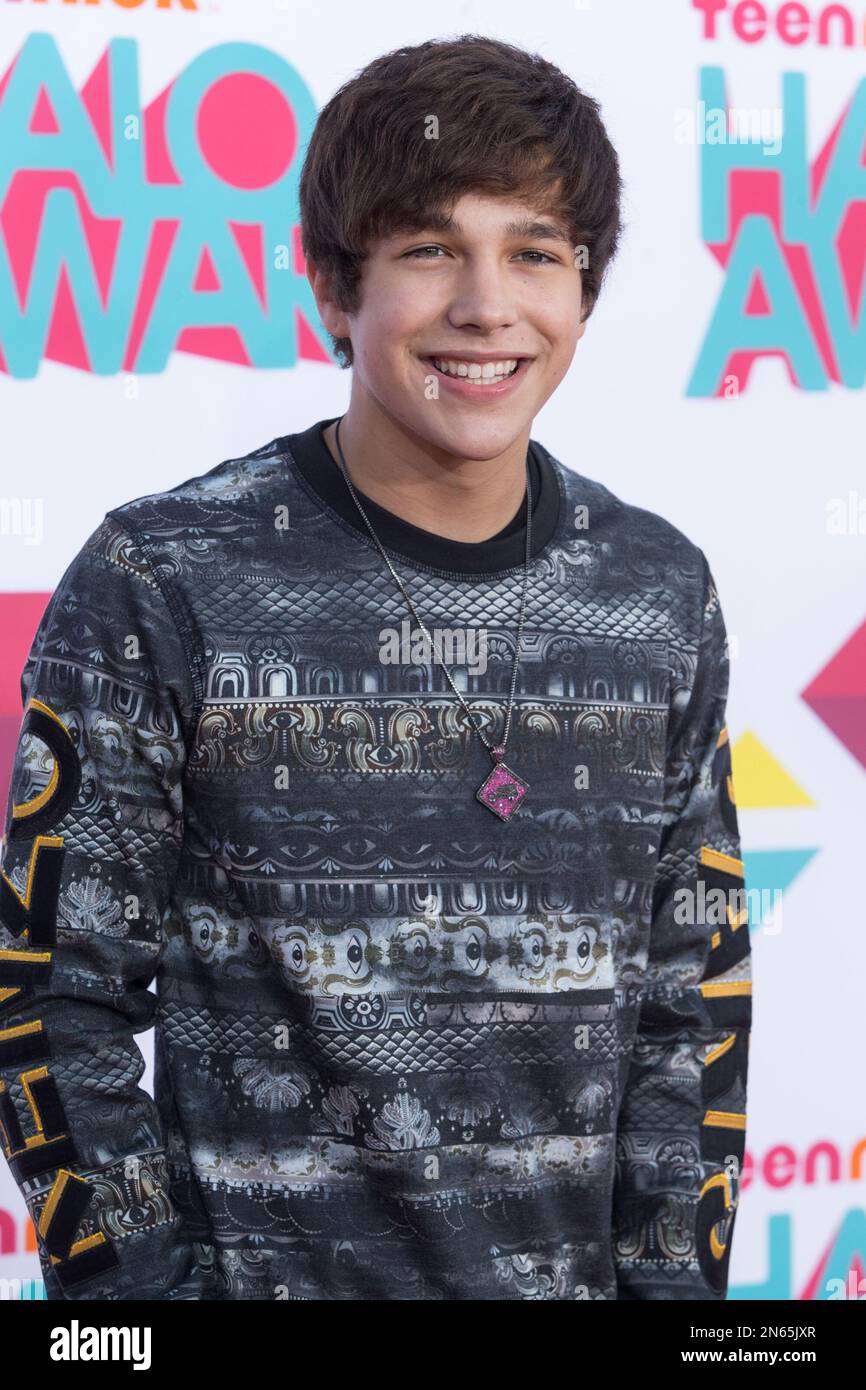 Singer Austin Mahone arrives at the 5th Annual TeenNick HALO Awards at ...