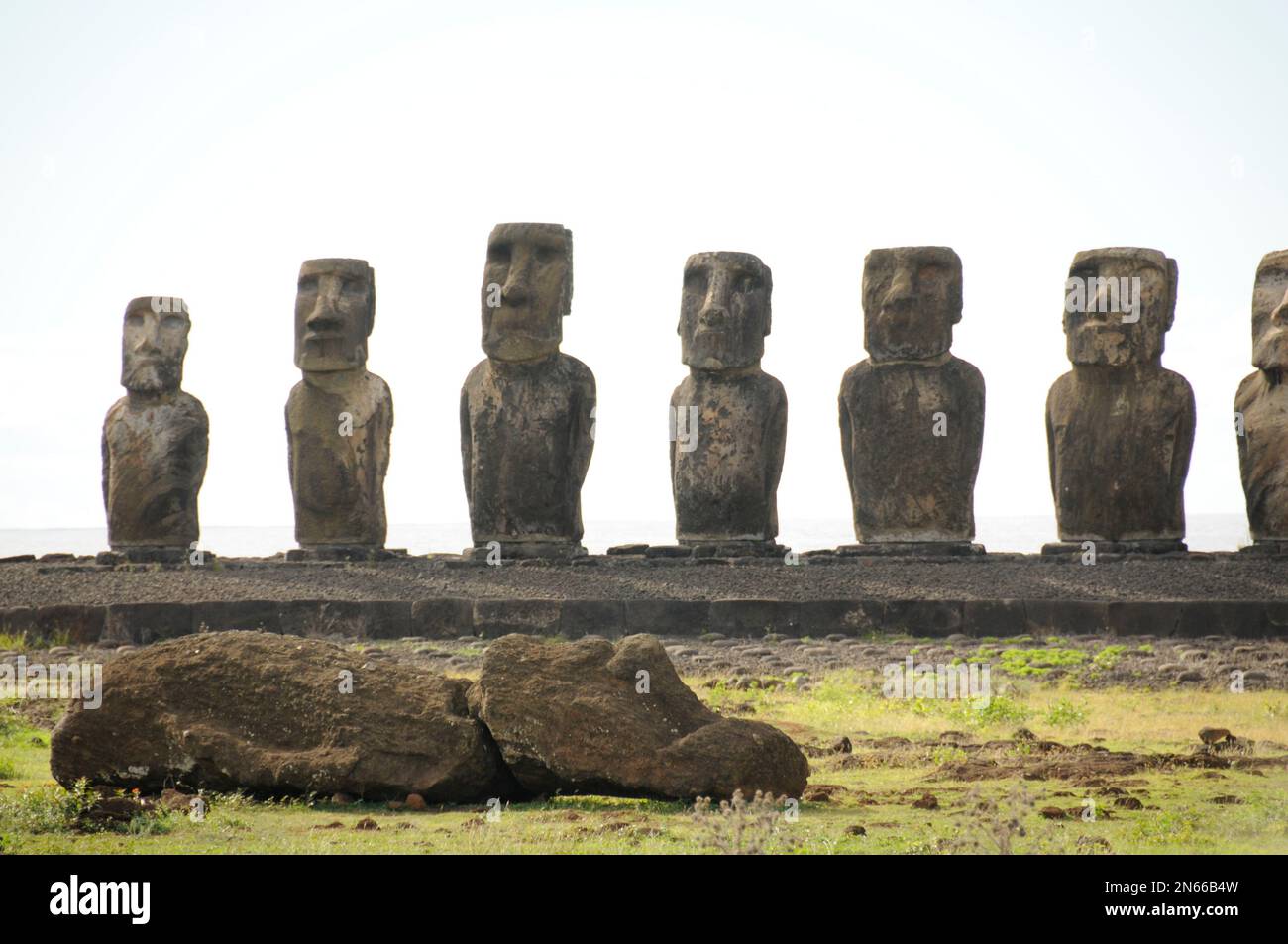 Fallen carvings hi-res stock photography and images - Alamy