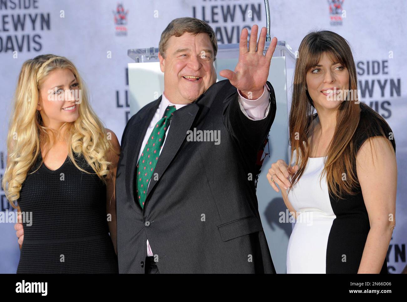 Actor John Goodman is flanked by his daughter Molly, left, and his wife ...