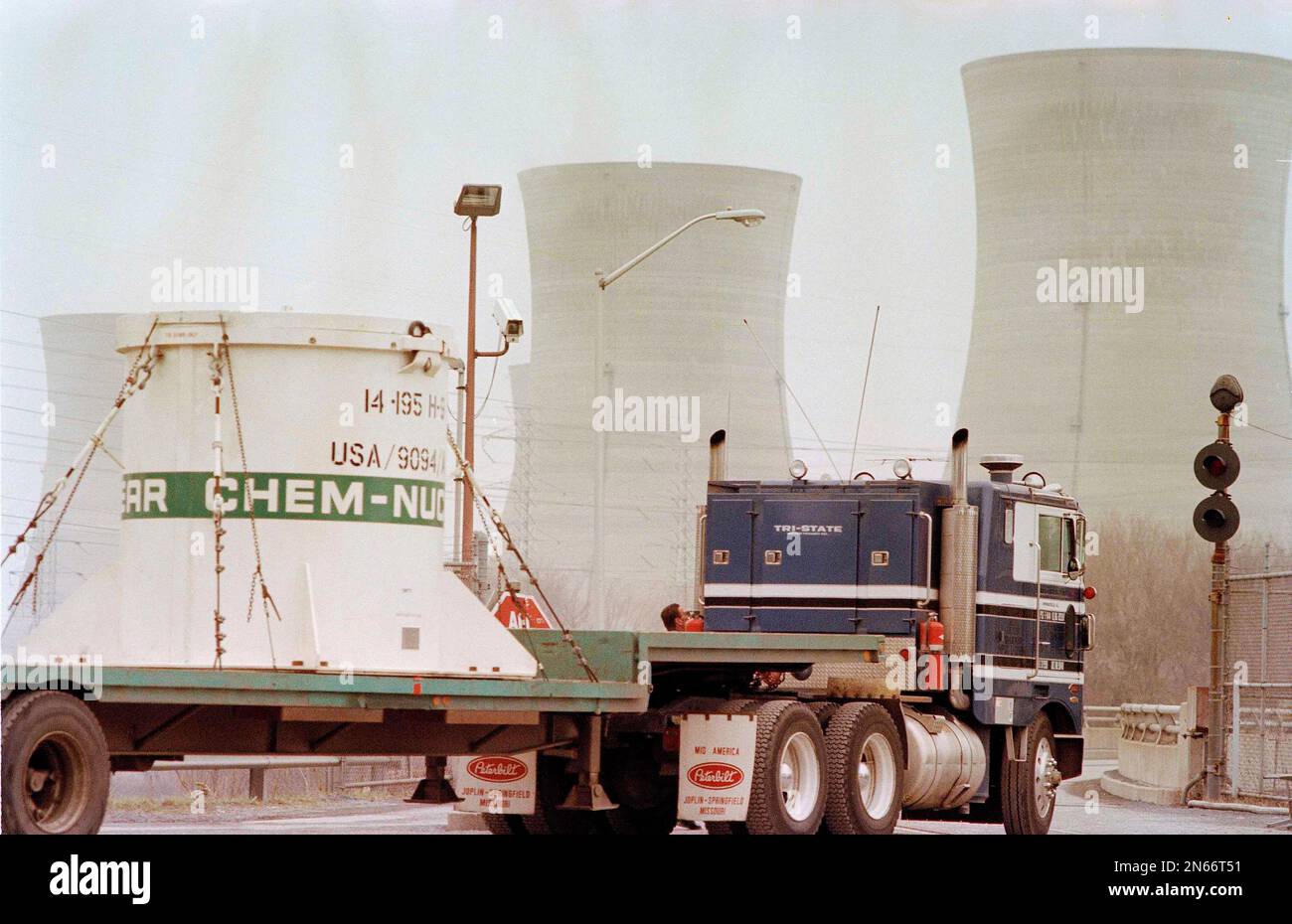An empty containment tank enters the Three Mile Island nuclear power ...