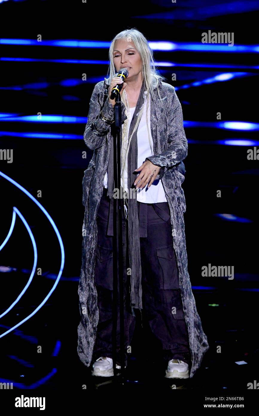 Anna oxa sanremo hi-res stock photography and images - Alamy