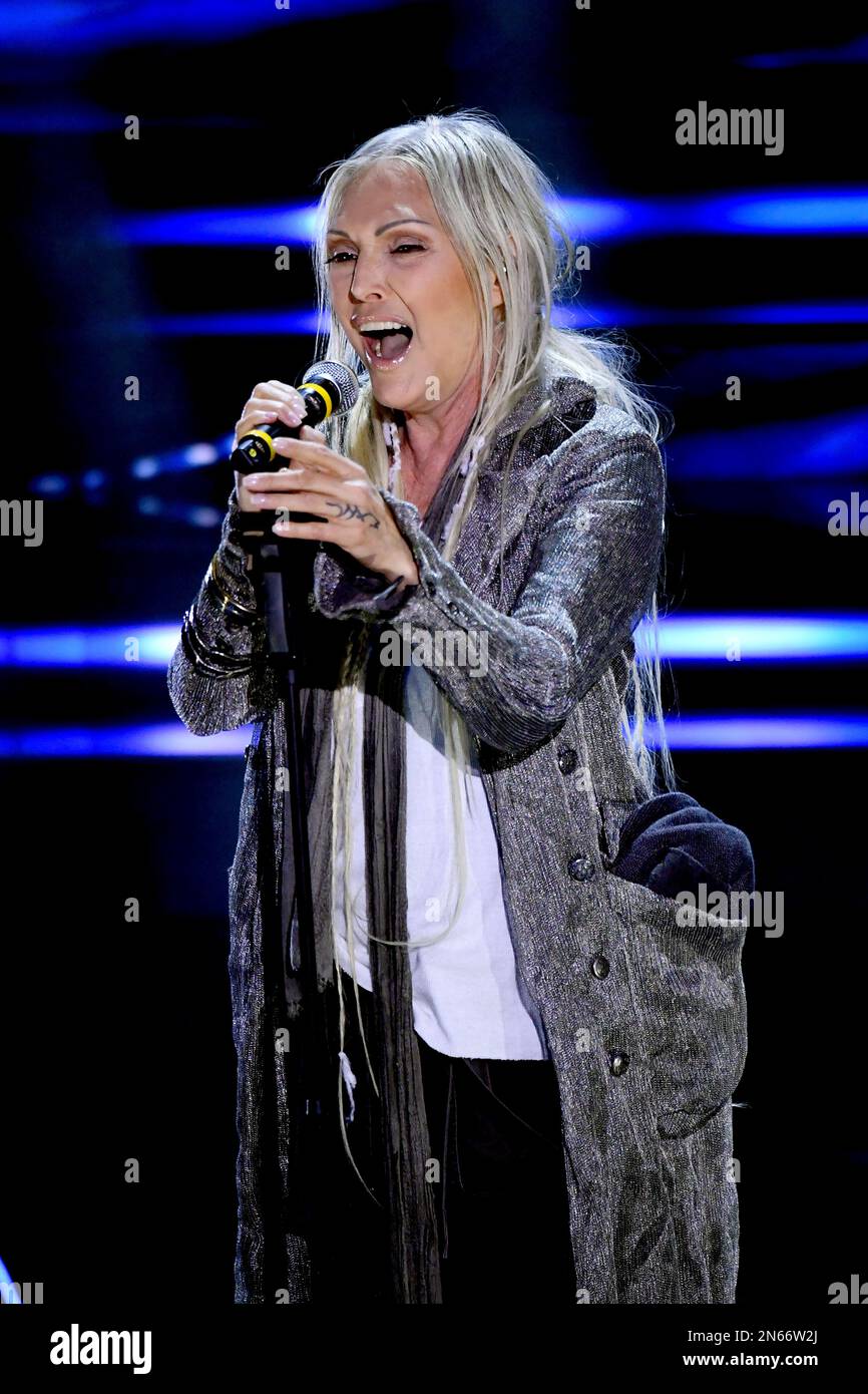Anna oxa sanremo hi-res stock photography and images - Alamy