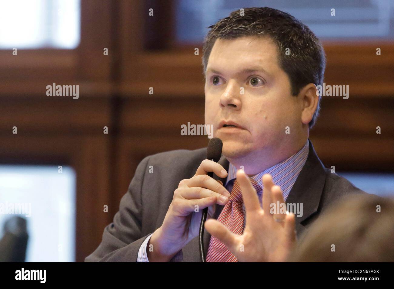 Illinois Rep. Michael Zalewski, D-Riverside, attempts to call gun ...