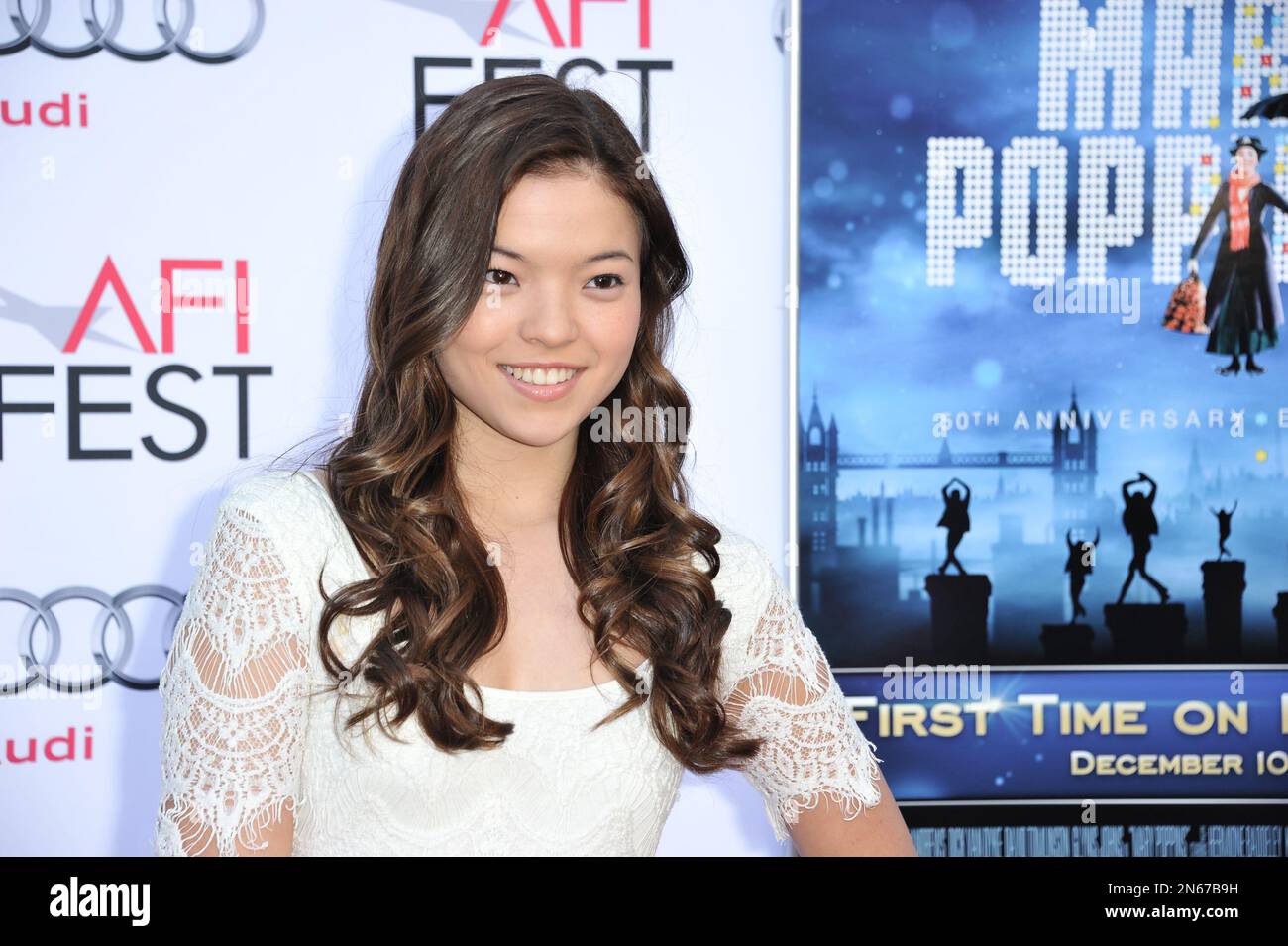 Piper Curda arrives at the "Mary Poppins" 50th anniversary ...