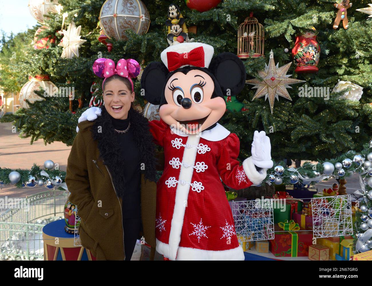 IMAGE DISTRIBUTED FOR DISNEYLAND PARIS - Louise Thompson joins Minnie ...