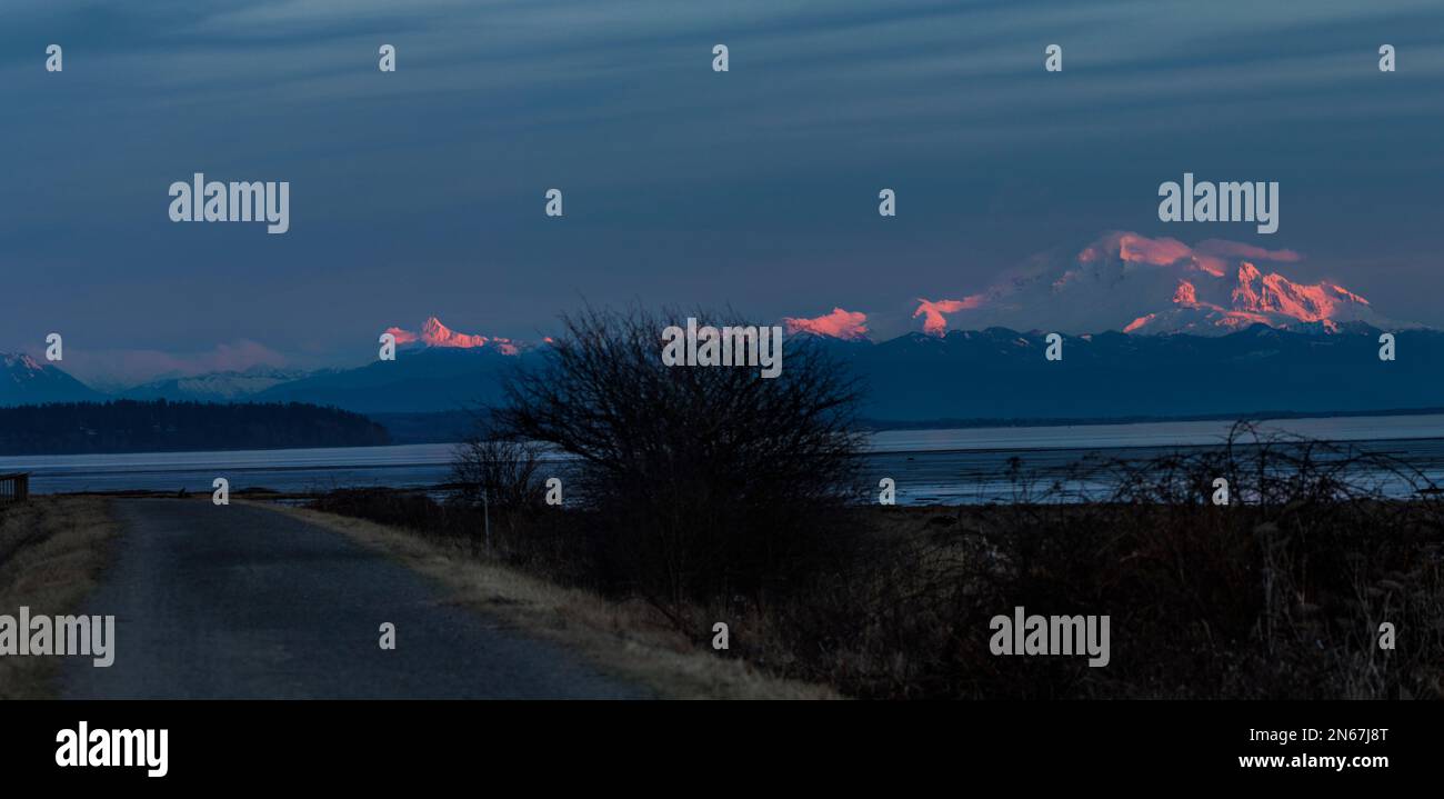 Mt. Baker sunset view from Vancouver Canada Stock Photo - Alamy