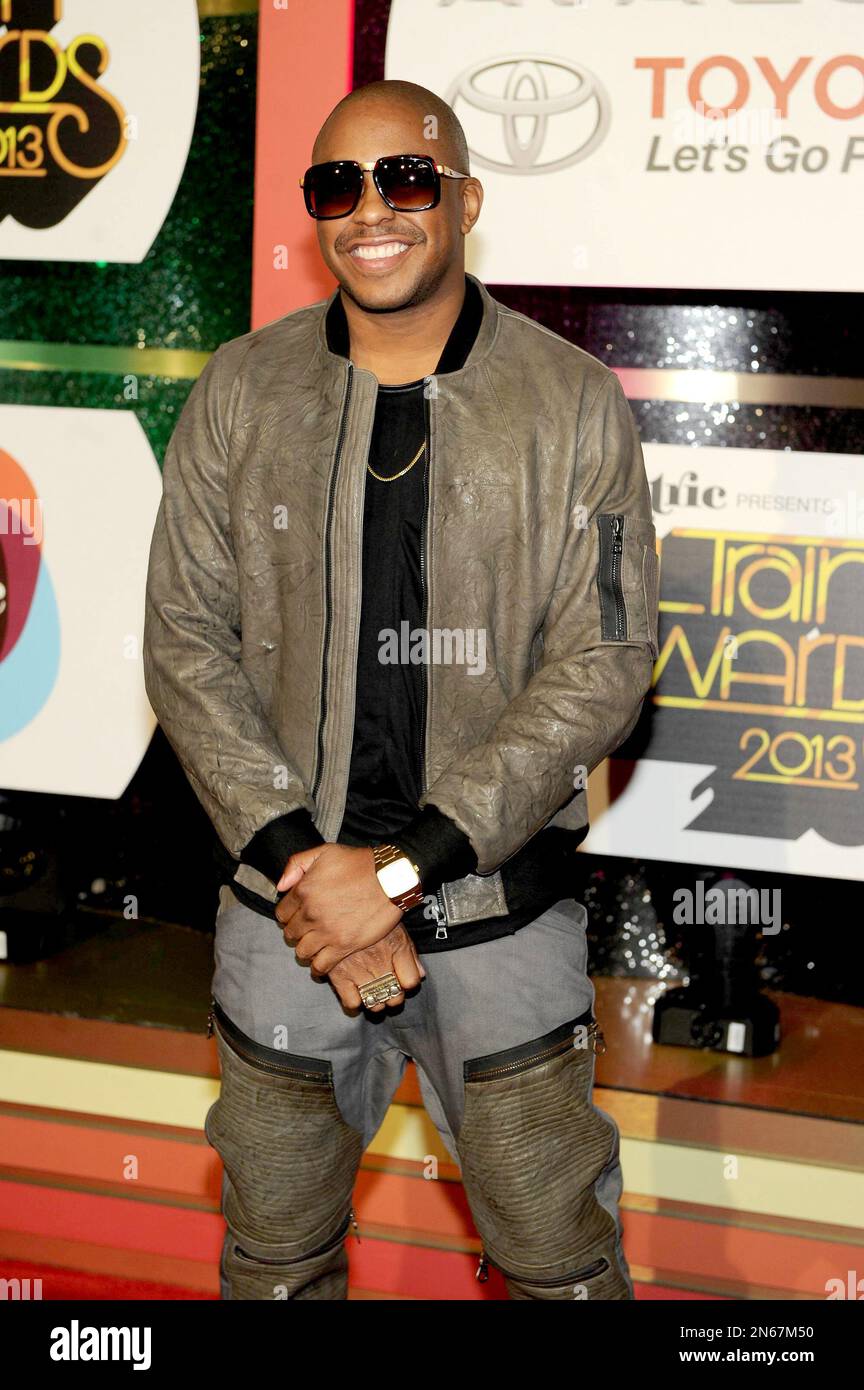 Singer Raheem Devaughn arrives at the 2013 Soul Train Awards at the ...