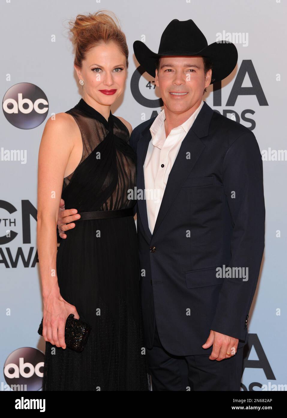 Jessica Craig, left, and Clay Walker arrive at the 47th annual CMA ...