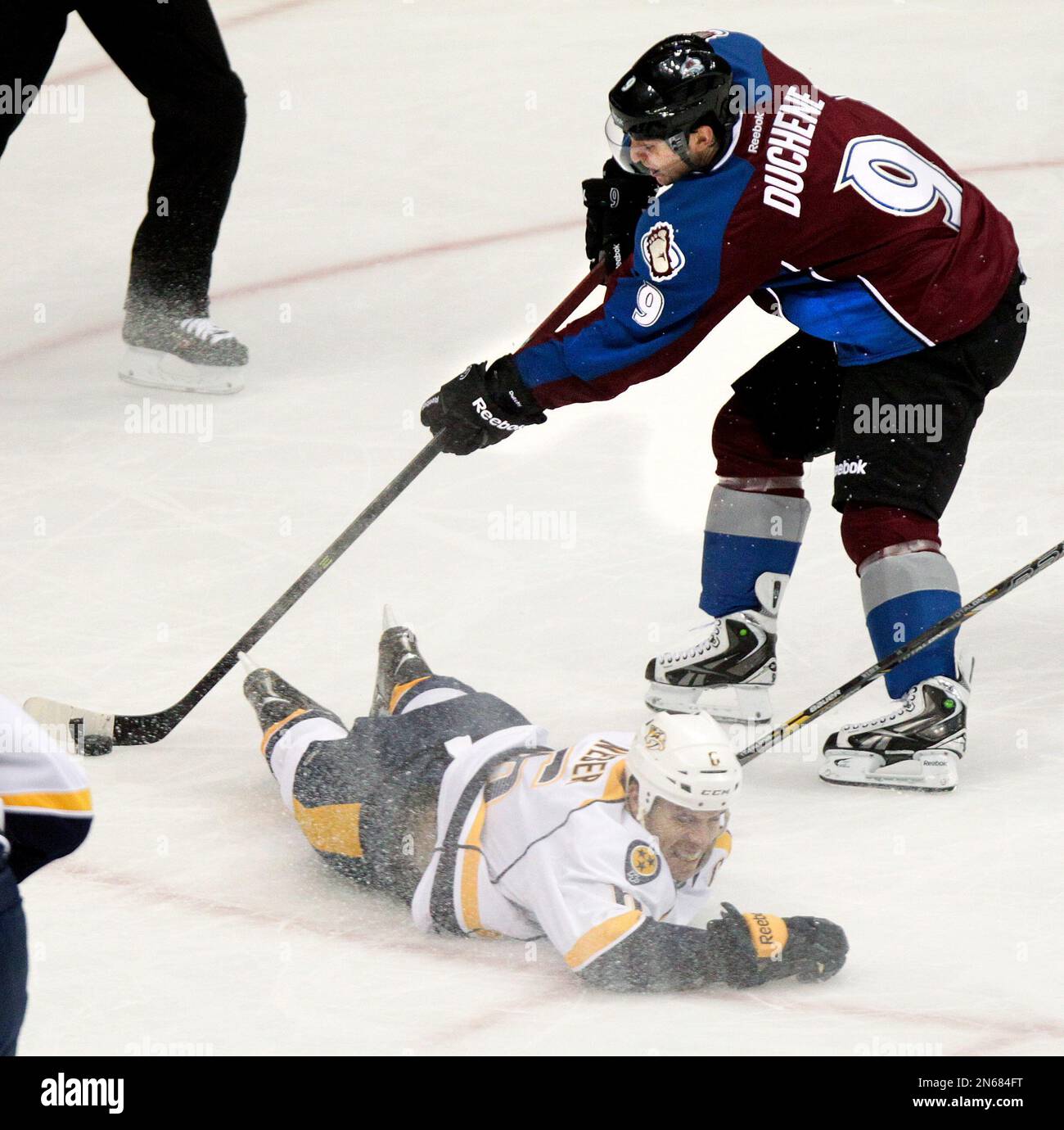 Colorado Avalanche's Matt Duchene (9) makes a difficult pass around ...