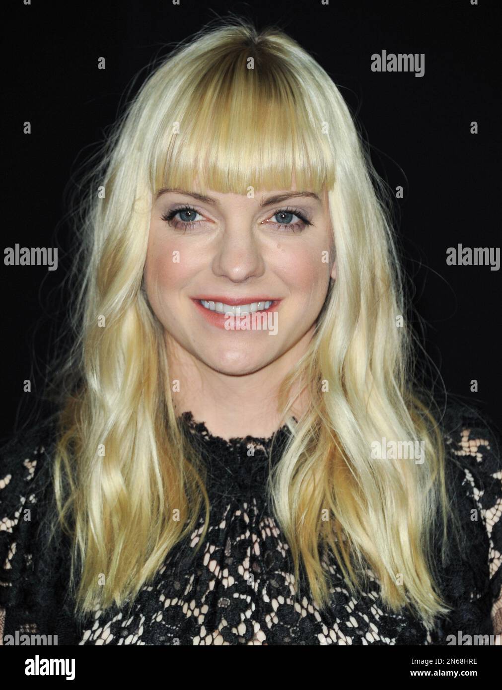 Anna Faris arrives at the world premiere of "Delivery Man" at The El ...