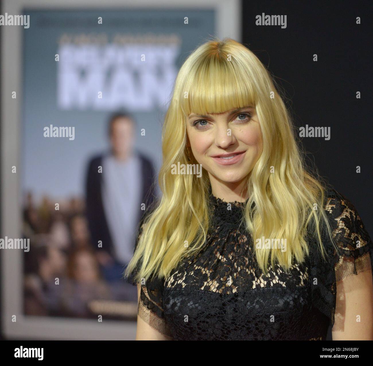 Anna Faris arrives at the world premiere of "Delivery Man" at The El ...