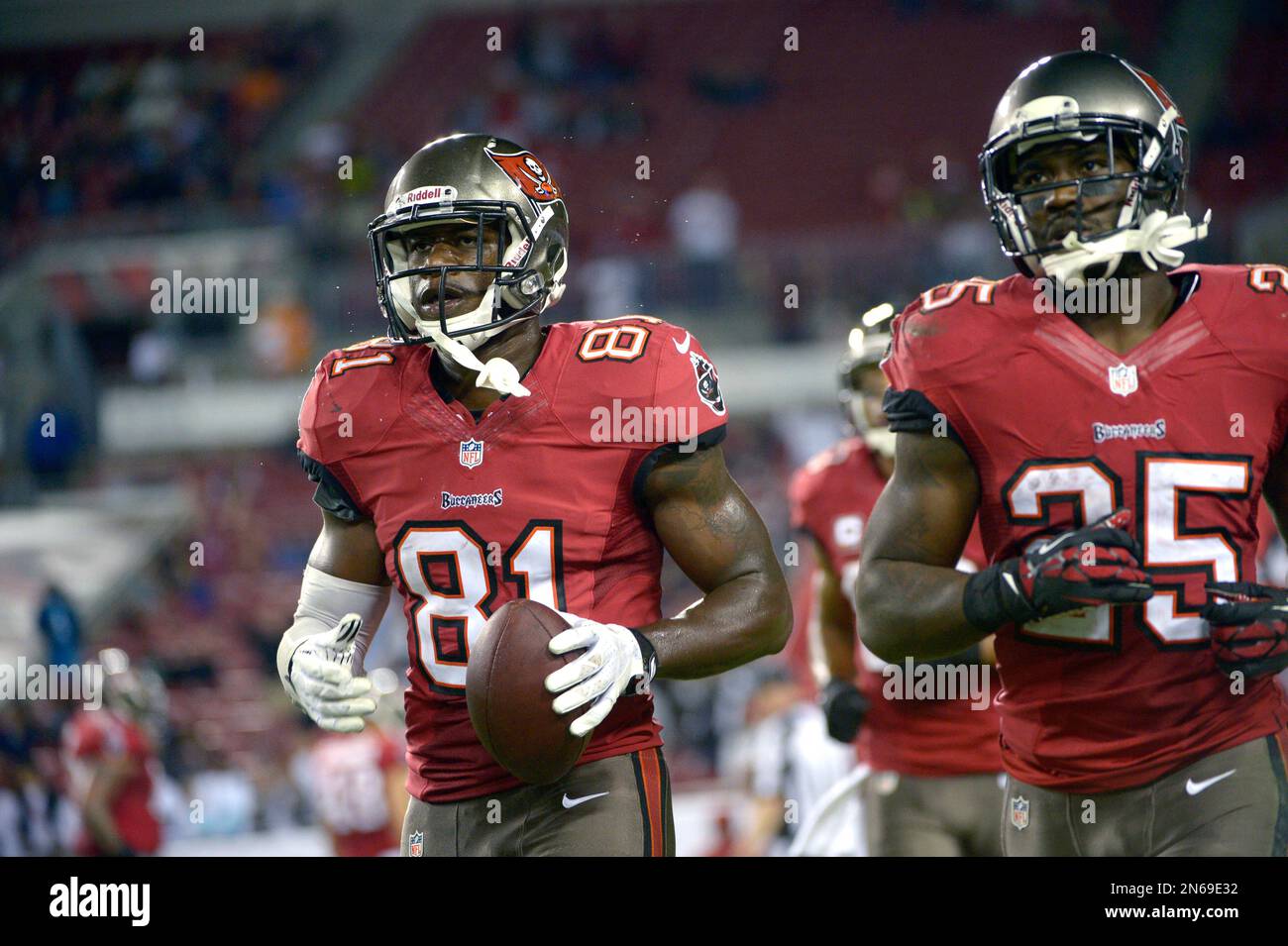 Tampa Bay Buccaneers tight end Timothy Wright (81) and running back ...