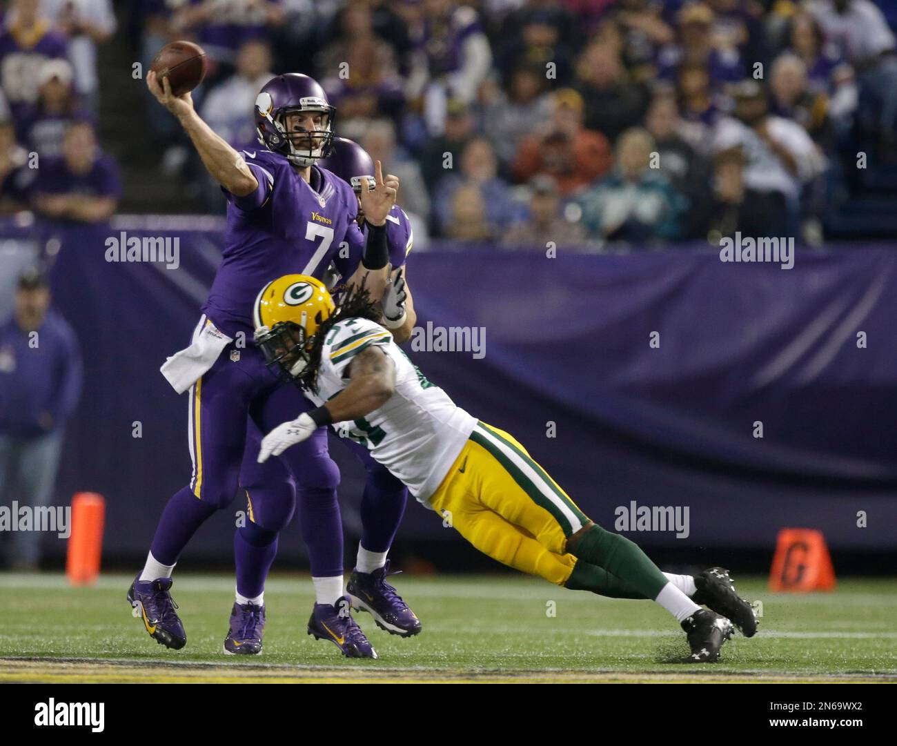 Minnesota Vikings quarterback Christian Ponder (7) throws a pass ...