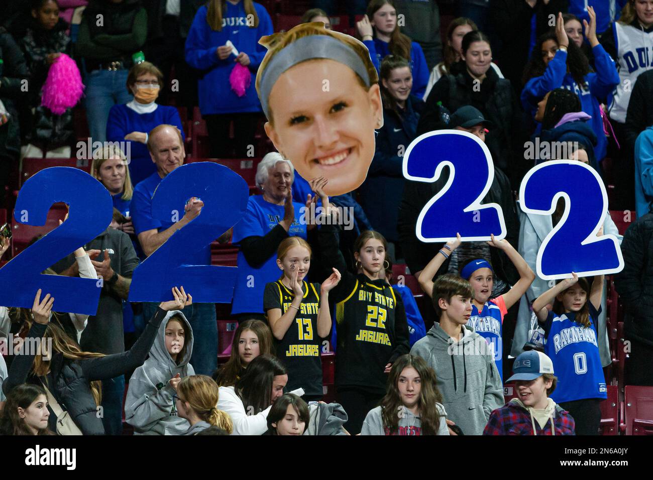 Womens college basketball fans hi-res stock photography and images - Alamy