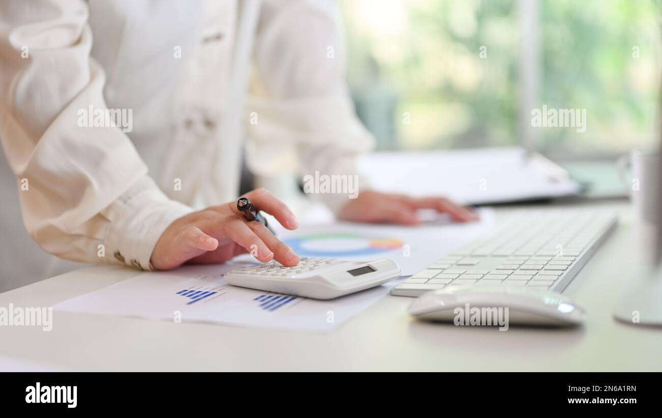 Calculating monthly sales hi-res stock photography and images - Alamy