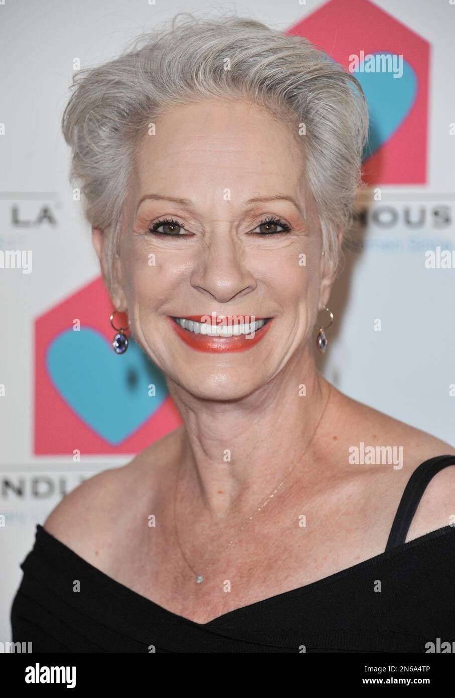 Jennifer Bassey arrives at the Friendly House Los Angeles' 24th Annual ...