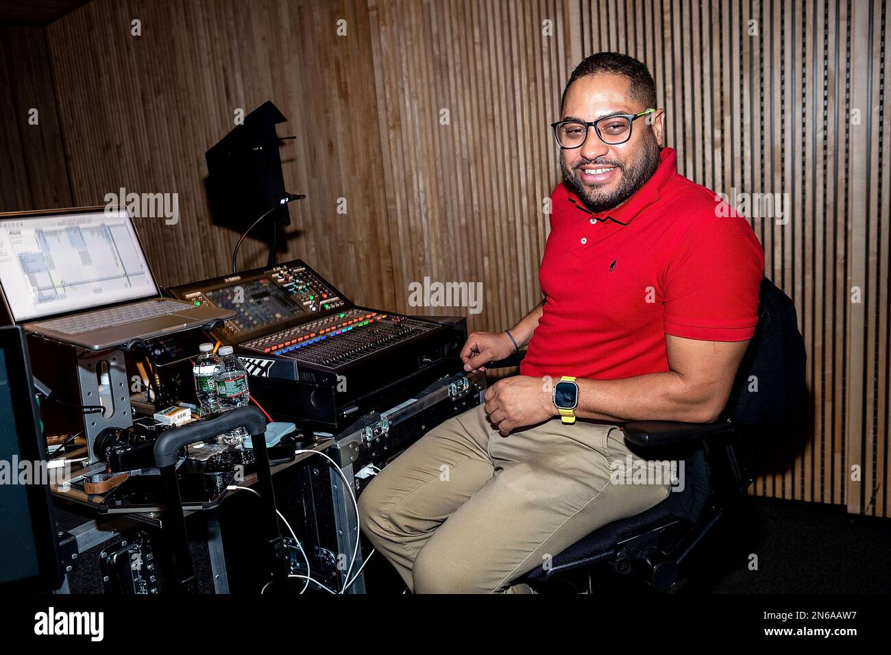 New York, NY, USA. 9th Feb, 2023. Brian, light and sound engineer at ...