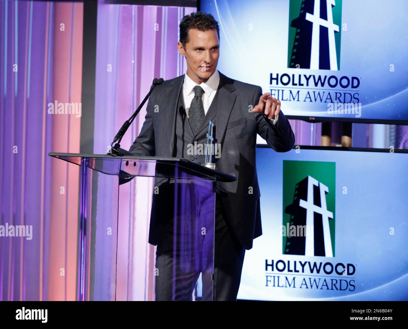 Matthew McConaughey accepts the Hollywood actor award at the 17th ...