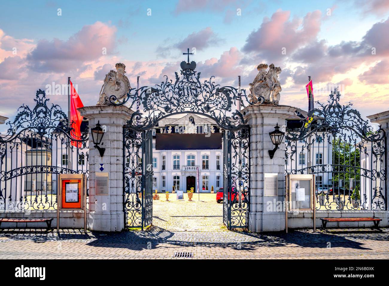 Castle engers hi-res stock photography and images - Alamy