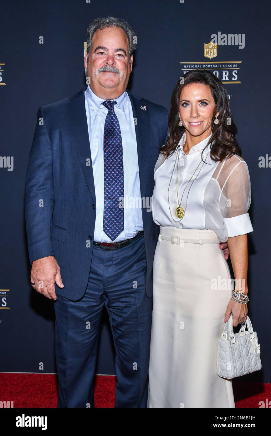 Phoenix, USA. 09th Feb, 2023. Cal McNair and Hannah McNair walking on ...