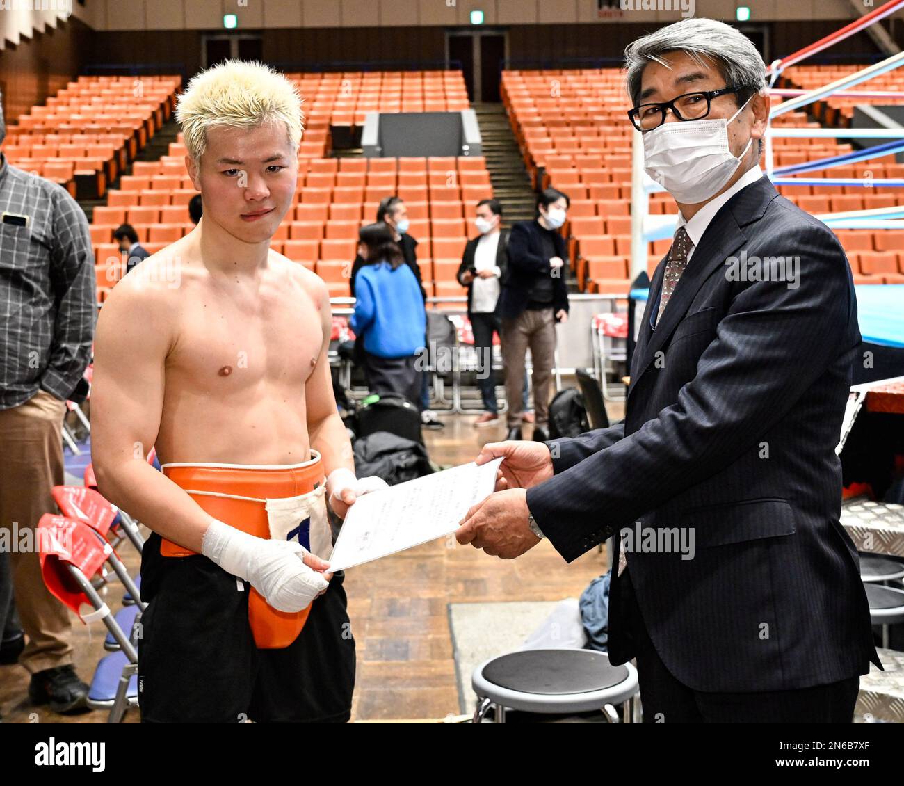 Tokyo, Japan. 9th Feb, 2022. Tenshin Nasukawa (L), former kickboxer ...