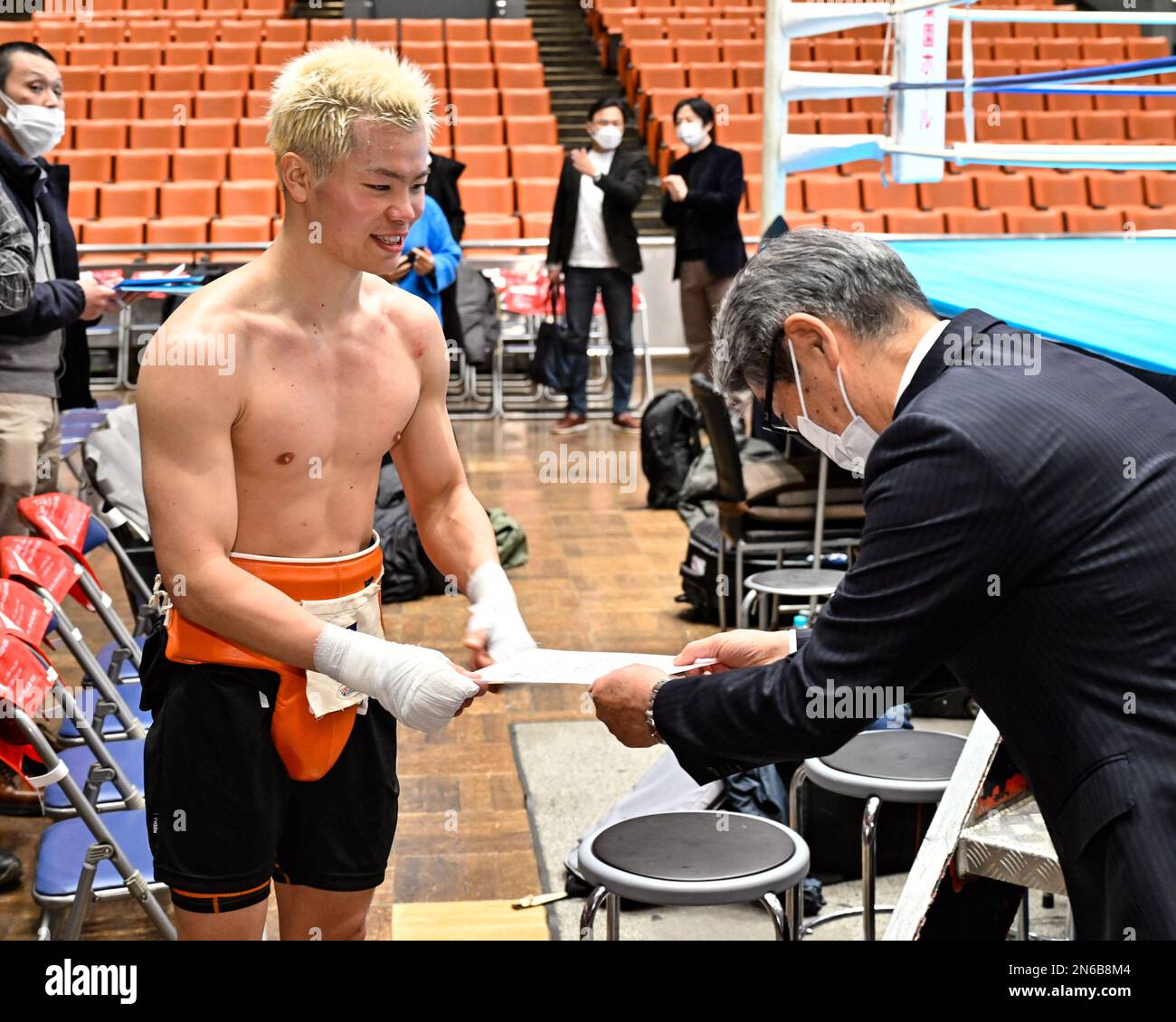 Tokyo, Japan. 9th Feb, 2022. Tenshin Nasukawa (L), former kickboxer ...