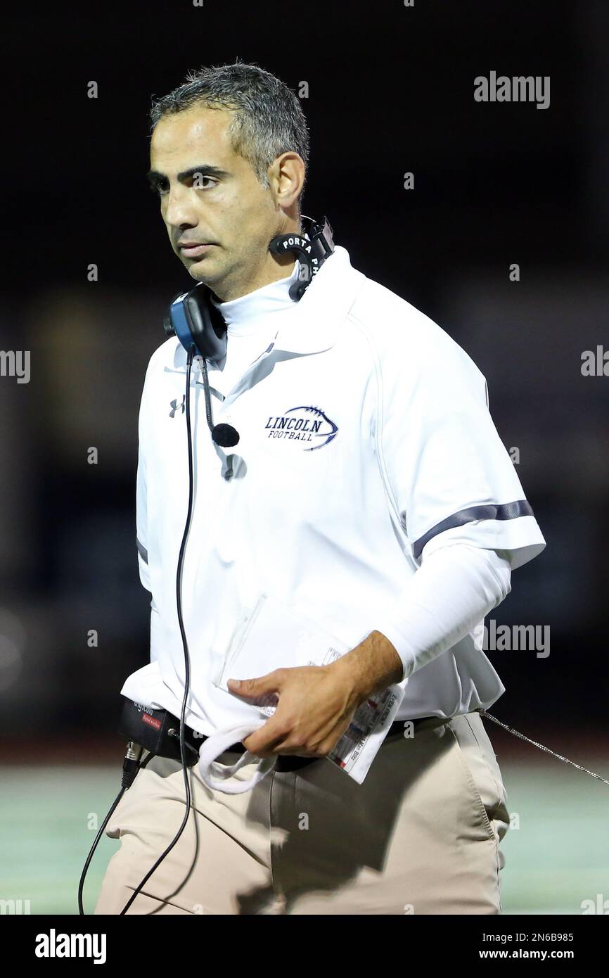 Lincoln Railsplitters head coach Shawn O'Connor on the sidelines ...