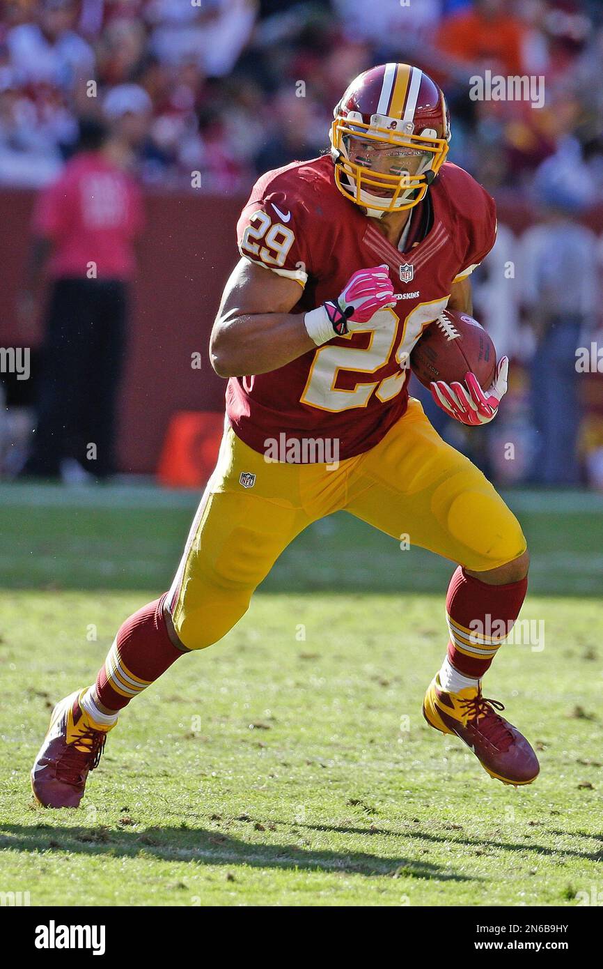Washington Redskins running back Roy Helu carries the ball during the ...
