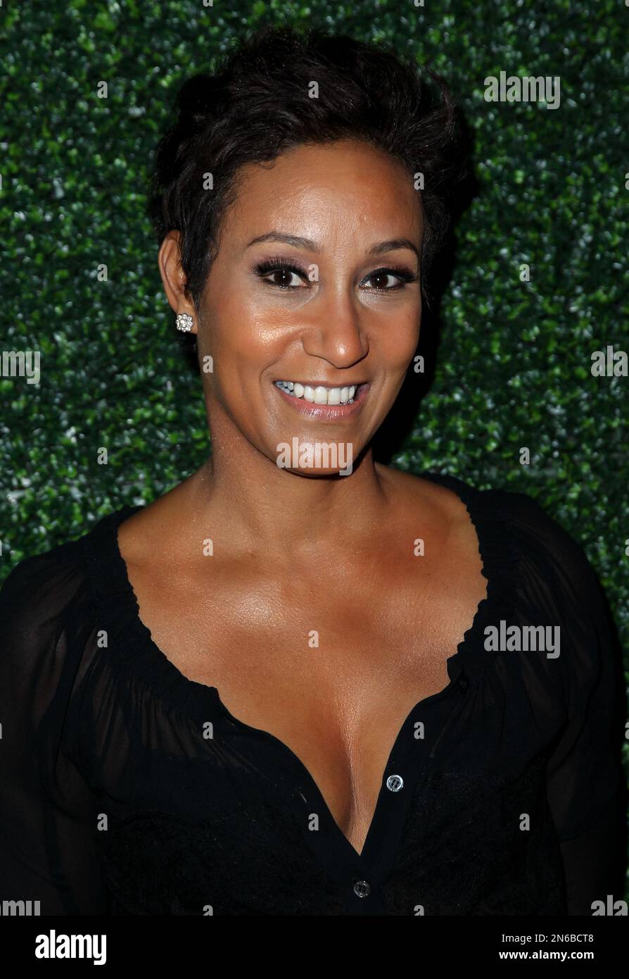 Desiree Rogers attends the "House of Flowers" dinner honoring Diahann ...