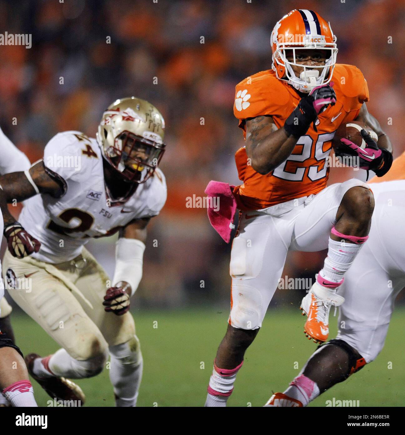 Clemson running back Roderick McDowell (25) moves past Florida State ...