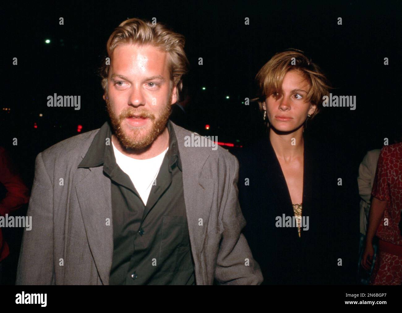 Julia Roberts and Kiefer Sutherland at the Die Hard 2 Premiere on July ...
