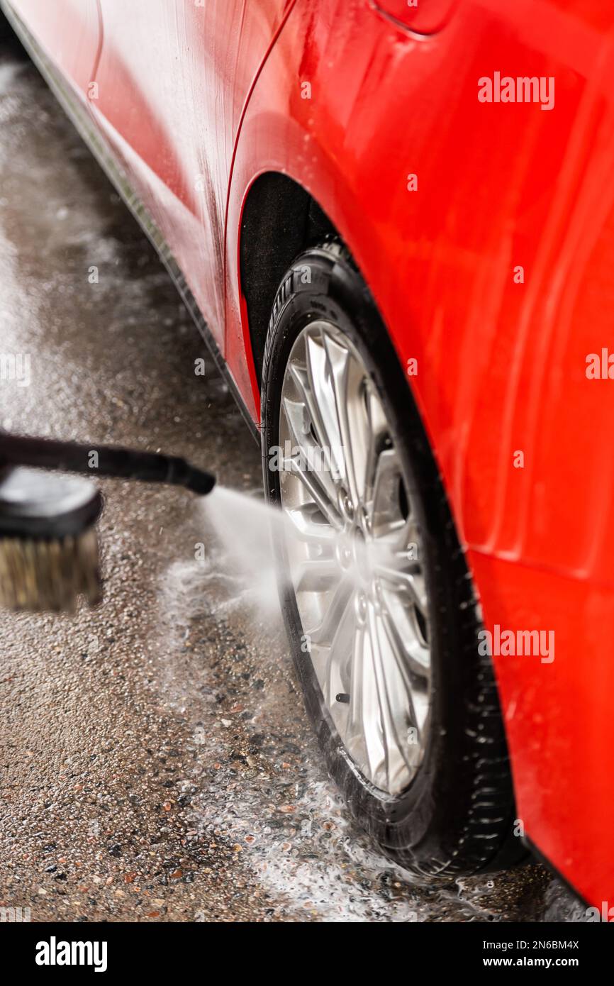 Tire washing hi-res stock photography and images - Alamy