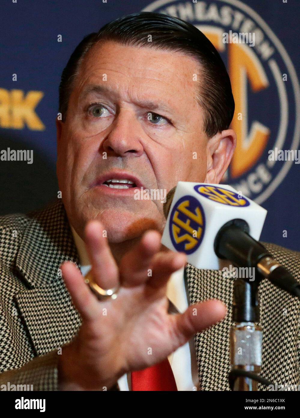 Georgia women's coach Andy Landers talks with reporters during the ...