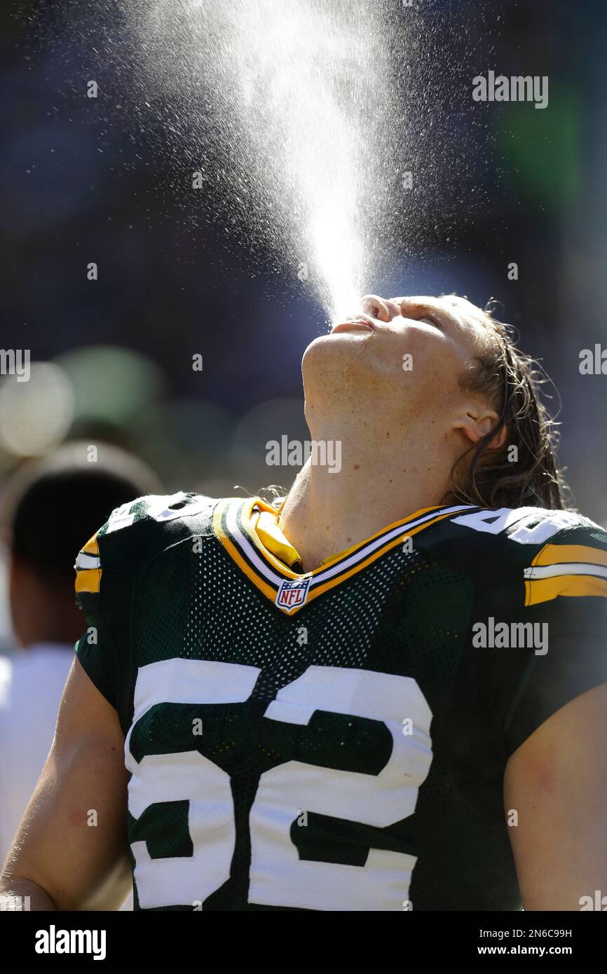 Green Bay Packers Clay Matthews walks the sidelines during the game ...