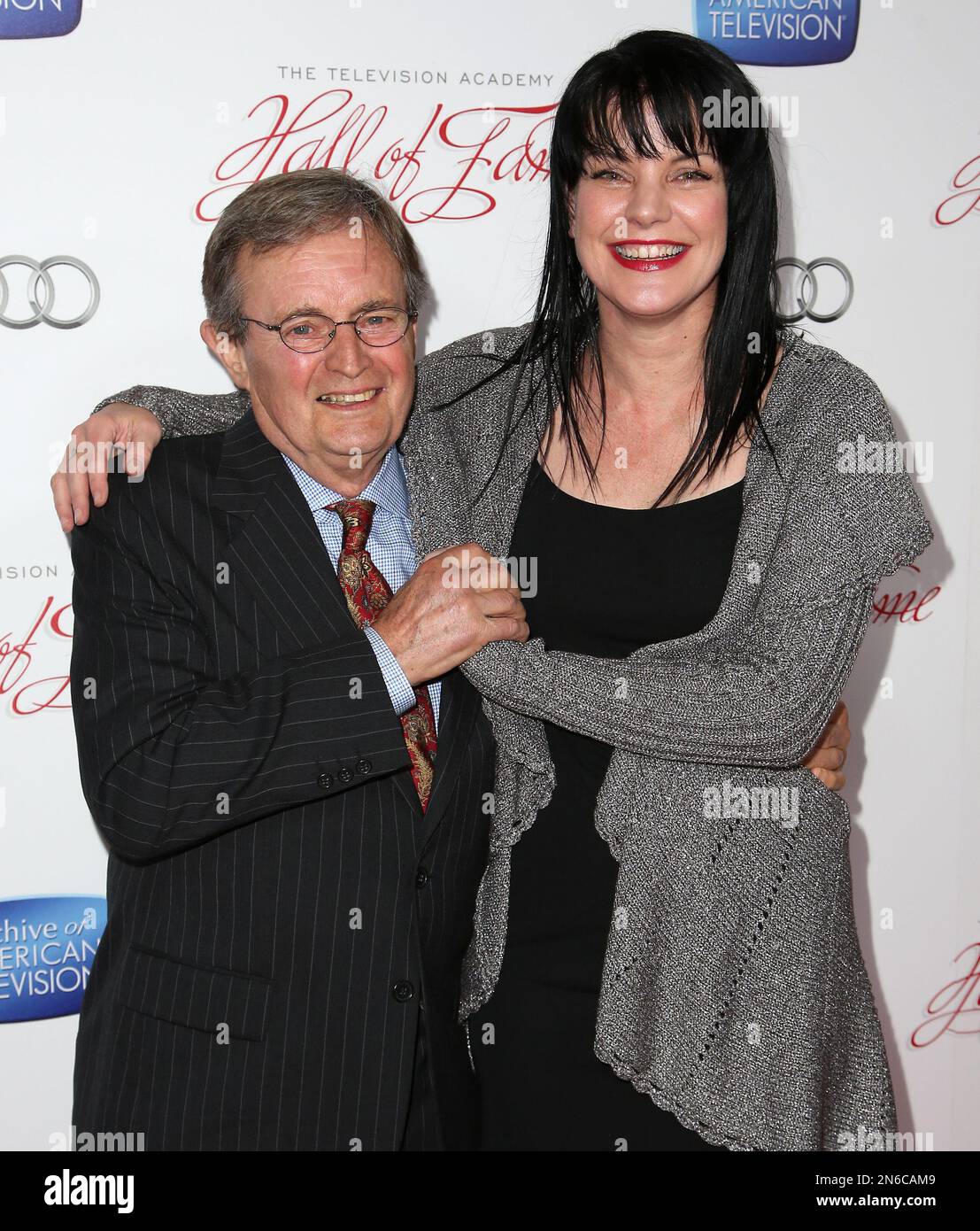 BEVERLY HILLS, CA - MARCH 11: Actors David McCallum (L) and Pauley ...