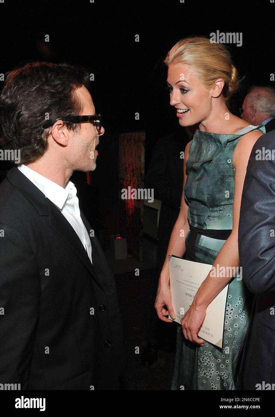 WEST HOLLYWOOD, CA - SEPTEMBER 16: (L-R) Guy Pearce, Cat Deeley attends ...