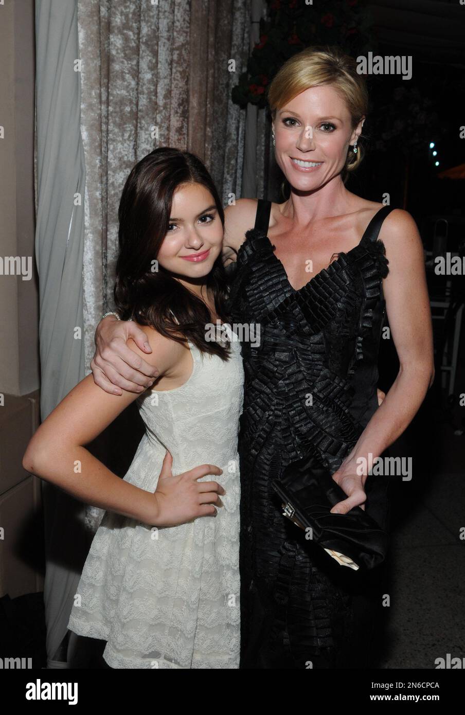 NORTH HOLLYWOOD, CA - SEPTEMBER 15: Actresses Ariel Winter and Julia ...