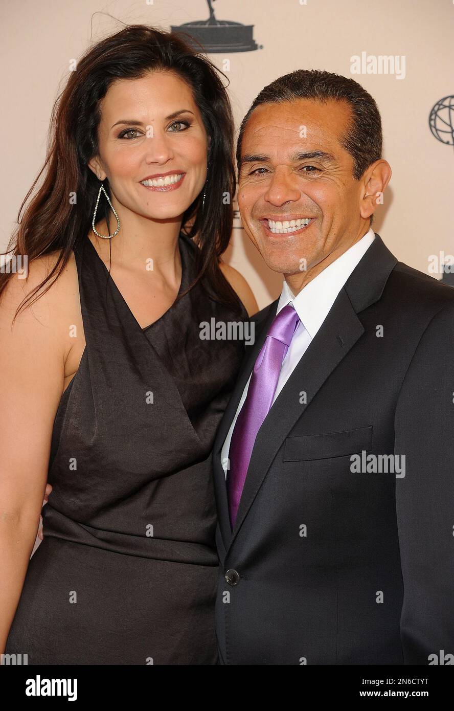NORTH HOLLYWOOD, CA - AUGUST 06: Los Angeles mayor Antonio Villaraigosa ...