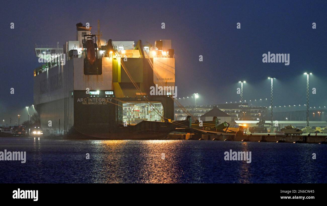 Bradley vehicles hi-res stock photography and images - Alamy