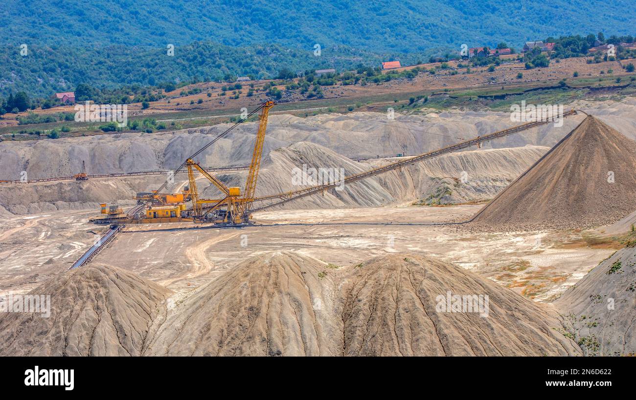 Aerial view machines in open hi-res stock photography and images - Alamy