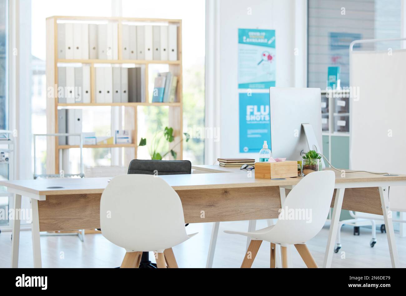 Decor in an empty medical office. Architecture in empty doctors office ...