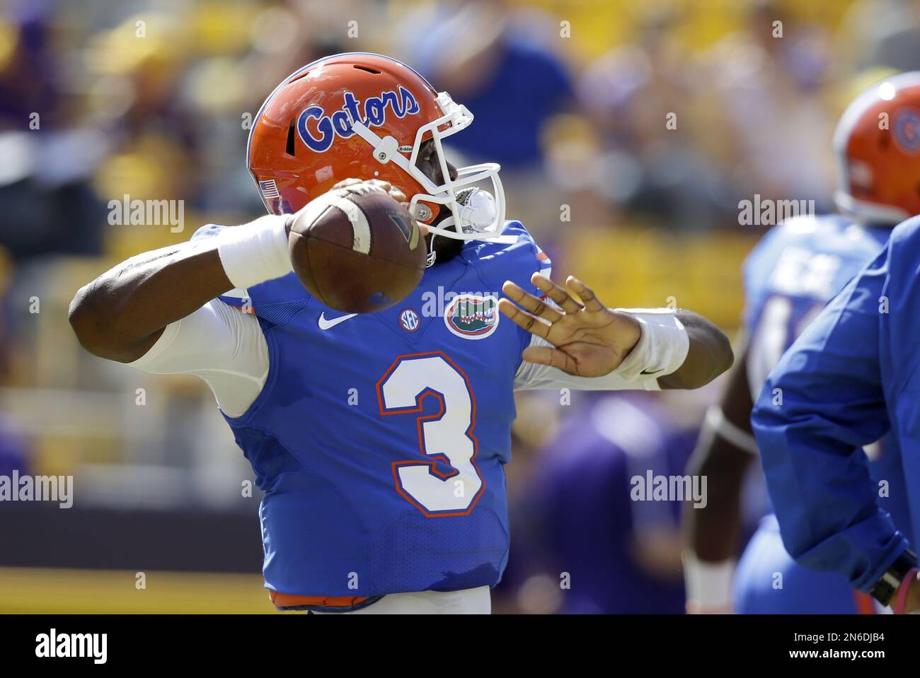Florida quarterback Tyler Murphy (3) warms up before an NCAA college ...